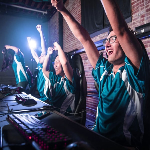 How to Create a Unique Identity For Your Esports Team With Uniform Design?